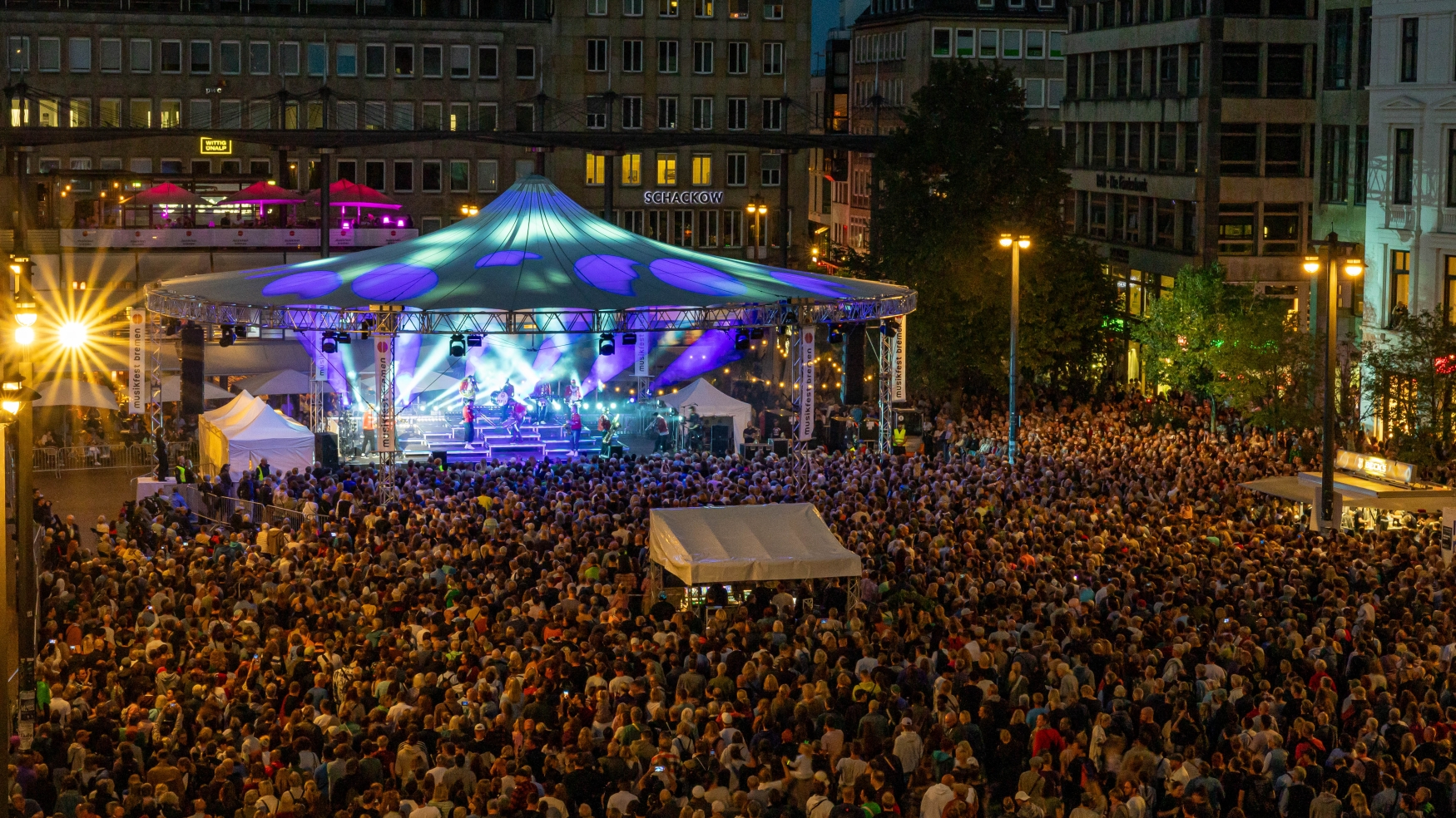 Fulminantes Musikfest-Finale: Open Air mit MEUTE auf dem Domshof ...
